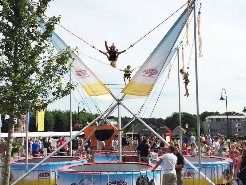 Bungee Trampoline huren in Nederland | Attractieverhuur Olivier